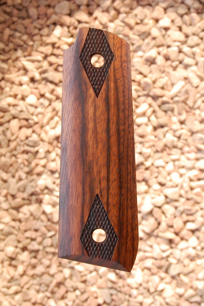 RUGER 22-45 grips (smooth+diamonds)